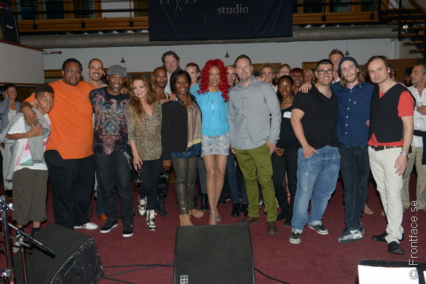 En Chic tjej med röst-rätt: Sylver Logan Sharp | Frontface